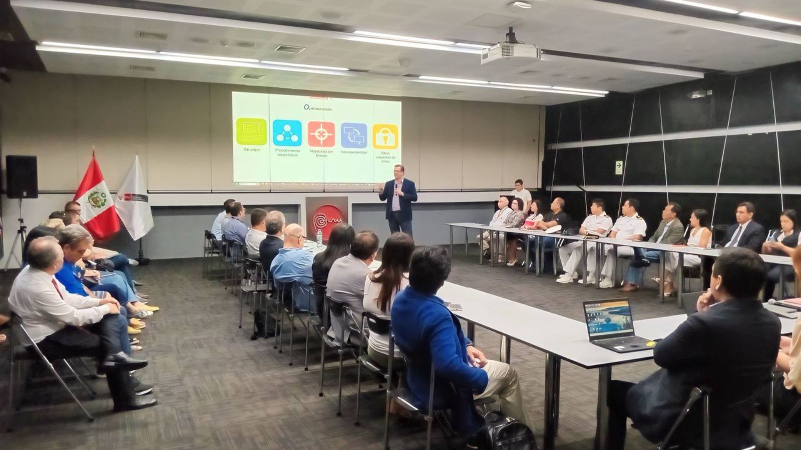 Mincetur presenta nueva herramienta para modernizar la gestión portuaria en Perú >